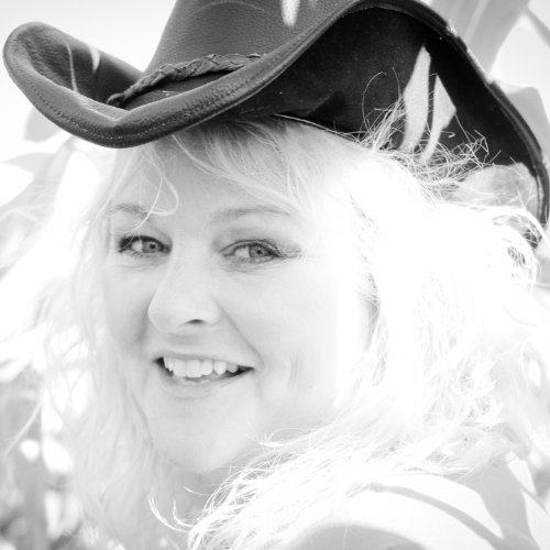 Amazon.com: Have You Told Her : Lisa Hart: Digital Music