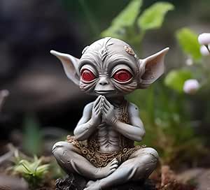 Amazon.com: ZiLZaL Mysterious Alien Figurines Funny Alien Garden ...