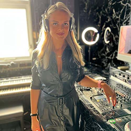 Écouter Just Relax and Dance par Dj Miss Sweety sur Amazon Music Unlimited