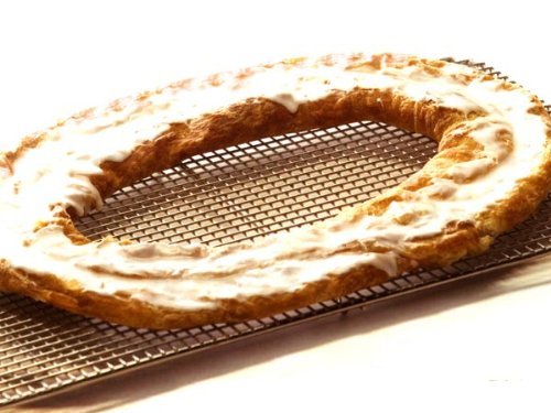 Amazon.com : Danish Kringle Gift Box, Raspberry : Baked Good Gifts ...