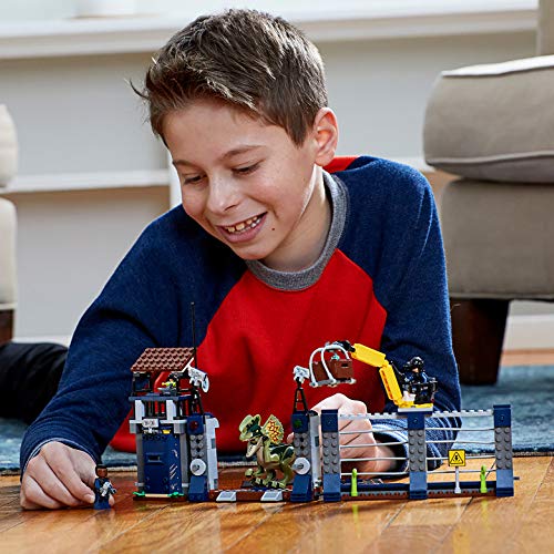 LEGO 75931 Jurassic World Dilophosaurus Outpost Attack Playset ...