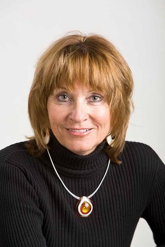 The Hormone Factor in Mental Health: Bridging the Mind-Body Gap: Burke ...