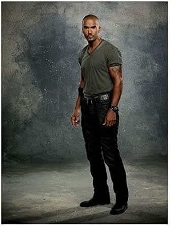 Criminal Minds 8 x 10 Derek Morgan/Shemar Moore Grey V-Neck Tee Black ...