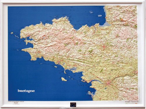 Amazon.it: Bretagne. Carte Relief n° 60502 - IGN - Libri