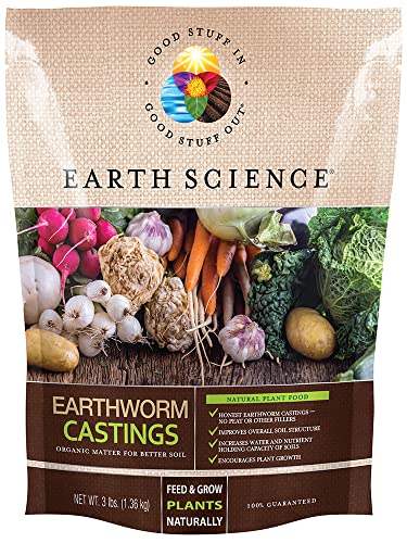 What To Feed Earthworms In Garden: A Comprehensive Guide - GardenerBible