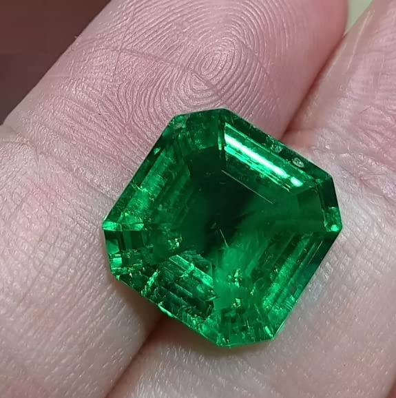Buy Venus Gems Gallery Precious Colombian Emerald Stone 9 Carat 9.9 ...