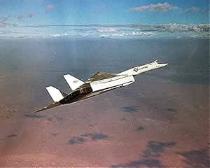 Amazon.com: XB-70 / XB-70A Valkyrie Banking in Flight 8x10 Photograph ...