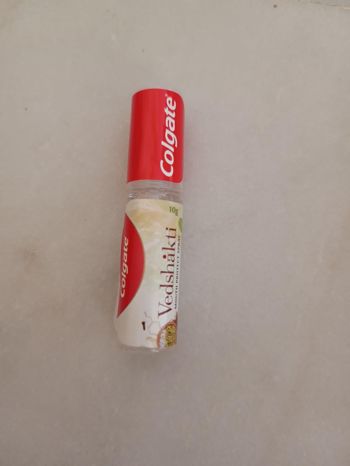 Buy Colgate Visible White O2, Teeth Whitening Toothpaste, Peppermint ...