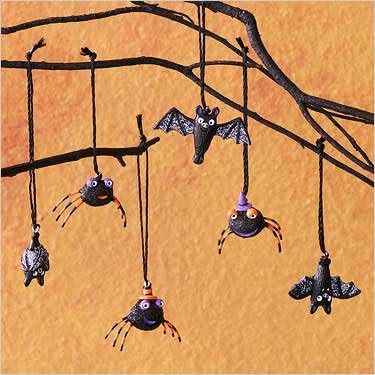 Amazon.com: Spooky Spiders and Bats - 2007 Hallmark Keepsake qfo6369 ...