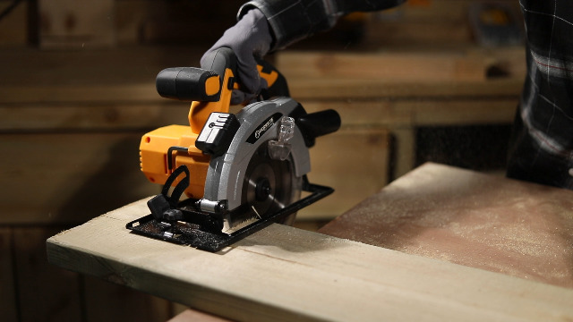 Watch WORKSITE 20V Cordless Circular Saw on Amazon Live