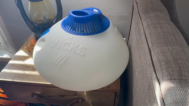 Watch Honest Review of small Vicks humidifier on Amazon Live