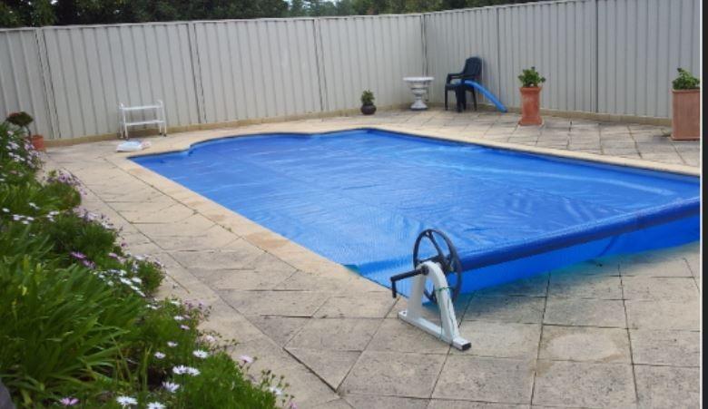 Aquabuddy Pool Cover Solar 500 Microns 10x4m Blue Pools Covers, Above ...