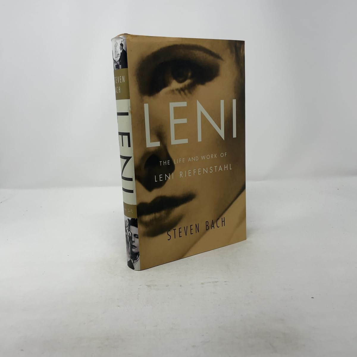 Amazon.com: Leni: The Life and Work of Leni Riefenstahl: 9780375404009 ...