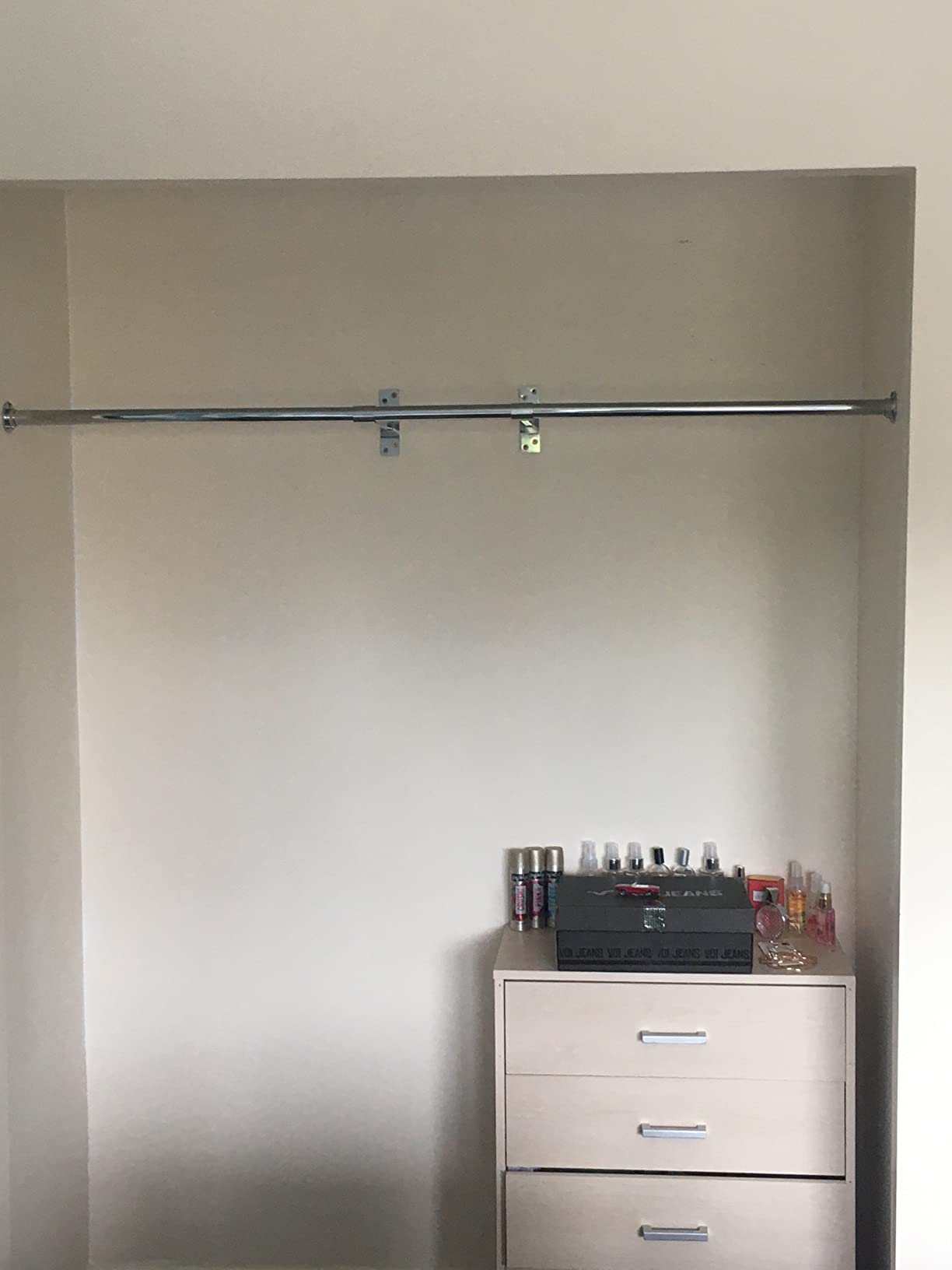 Shopfitting Warehouse Wardrobe/Alcove Chrome Tube Wall Hanging Clothes ...