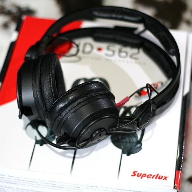 Amazon.co.jp: Superlux 密閉型 多目的ヘッドホン ブラック HD562 Black : 家電＆カメラ