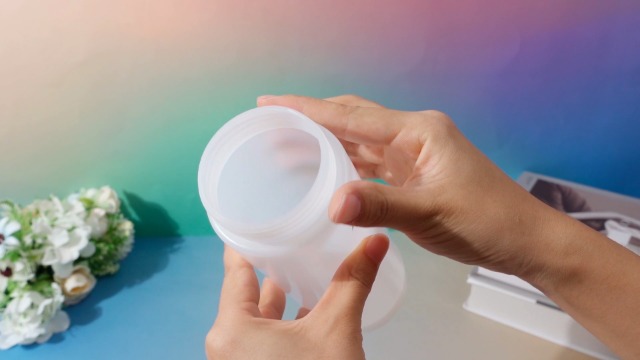 Watch 2 Pcs 20 oz Inverted Plastic Squeeze Bottles on Amazon Live