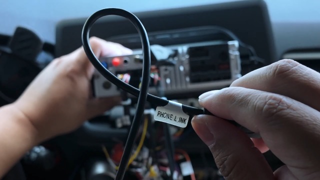 Watch Most detailed installation for Toyota RAV4 head unit on Amazon Live