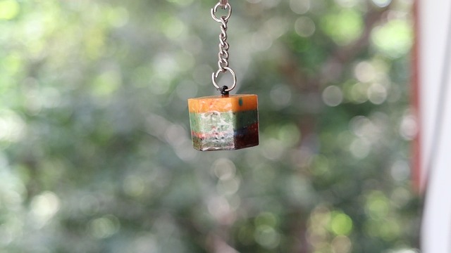 Watch Handmade epoxy resin light keychain - 6SKC 02 on Amazon Live