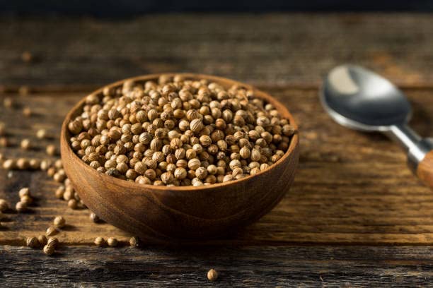 Farm Fresh Whole Coriander (Dhania), 200g A347 : Amazon.in: Grocery ...