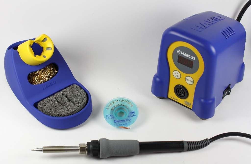 Hakko FX888D Digital Station with a 5 ft. Spool Soder-Wick Desoldering ...