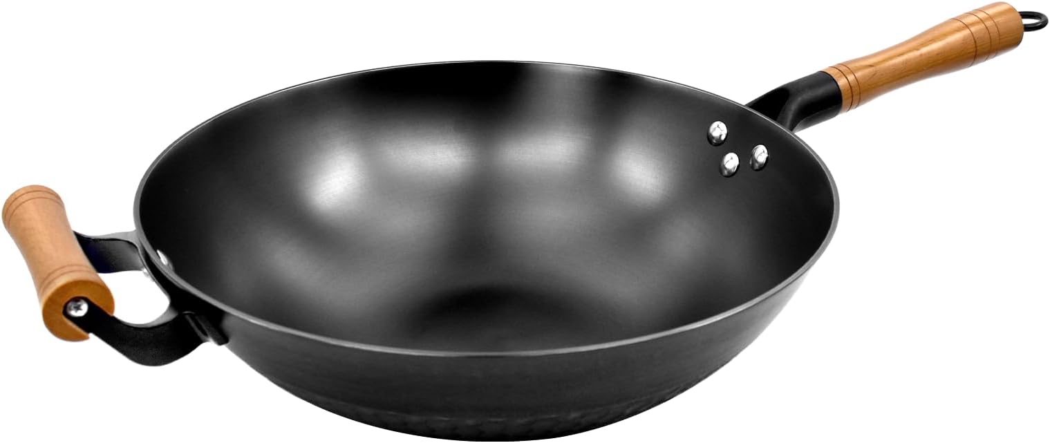 Amazon.com: Cast Iron Wok 12.6 Inch Nitriding Process to Prevent Rust ...