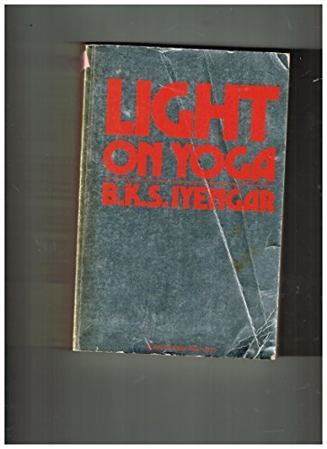 Light On Yoga by B.K.S. Iyengar (1976-05-03): B. K. S Iyengar: Amazon ...