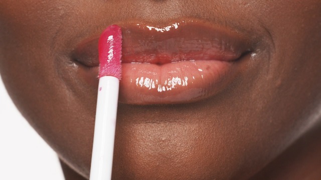 Snapklik.com : COVERGIRL Clean Fresh Yummy Gloss Lip Gloss