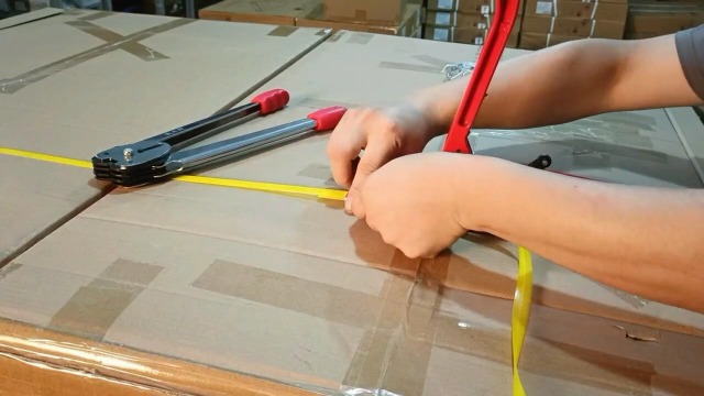 Watch how to use the Pallet Banding Strapping Kit on Amazon Live