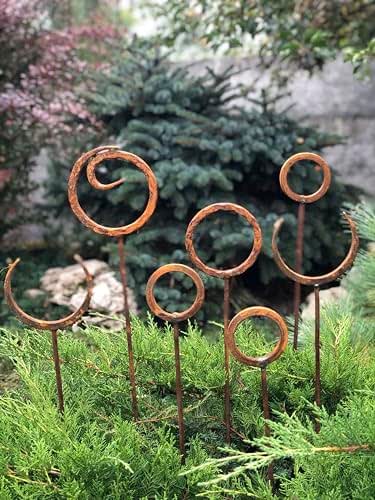 Amazon.com: Set of 7 Rusty Metal garden stakes, Rusty garden finials ...