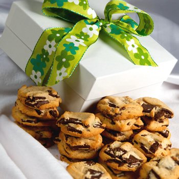 Amazon.com: White Cookie Gift Boxes with Flower Ribbon and 1.5 ounce ...