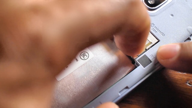 Watch How to replace SIM card Samsung J3 on Amazon Live