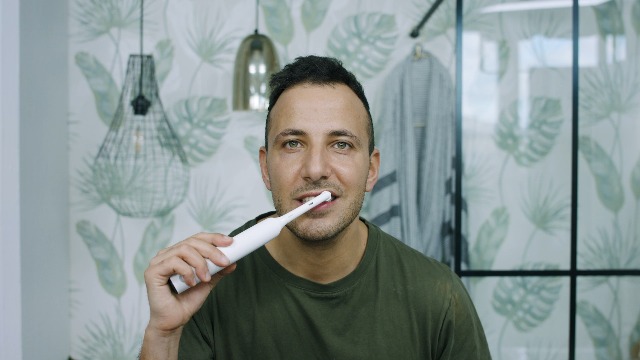 Watch Jordan Clean Smile Electric Toothbrush for Adults on Amazon Live