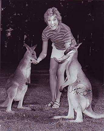 ANNE MURRAY signed autographed w/ KANGAROOS photo at Amazon's ...