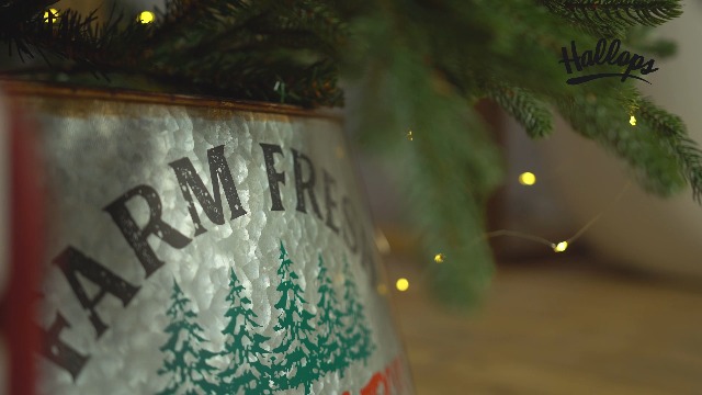 Watch Oversized Tree Collar - Christmas Tree Decor - Overview on Amazon ...