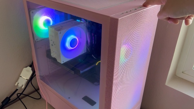 Watch Pink Computer case, comes with 4 RGB fans on Amazon Live