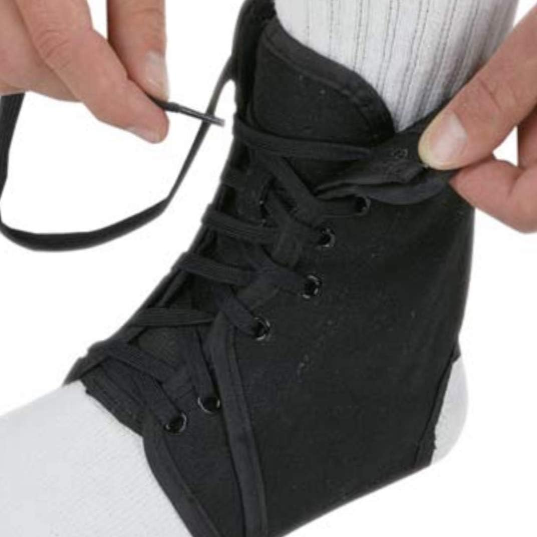 Amazon.com: TruFit Ankle Brace Deluxe Lace-up with Metal Stays : Health ...