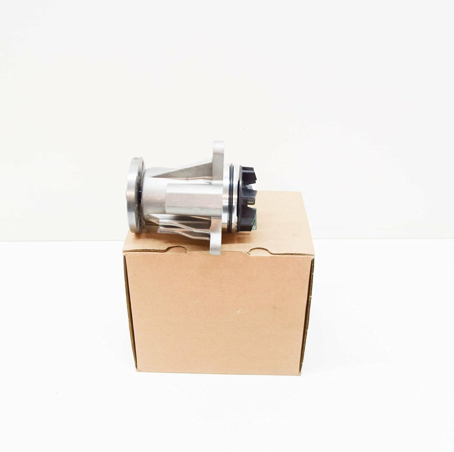 Amazon.com: LR DISCOVERY IV L319 Water Pump LR013164 New Genuine ...