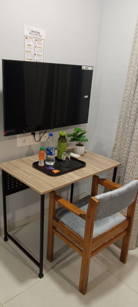 MADE OF EARTH-MOE Office Desk Work Table 3x2 feet Engineered Wood Metal ...