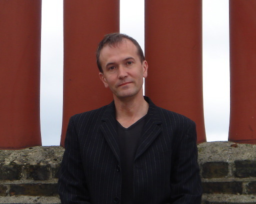 Amazon.de: Rowan Moore: books, biography, latest update