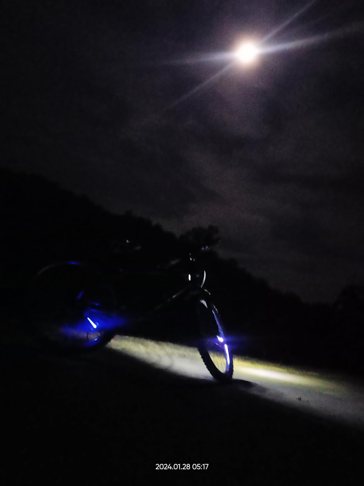 Techista- Cycle Valve Light- (1 Pair) Wheel Valve Cap - Cycle Tyre ...