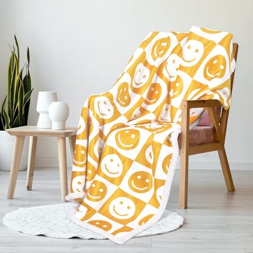 Amazon.com: Yellow Smiley Face Sherpa Fluffy Blanket - Preppy Room ...