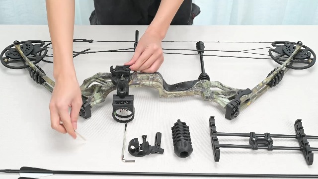 Watch Step-by-step Setup of Left Hand Compound Bow on Amazon Live