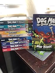 Amazon.com: Dog Man: The Scarlet Shedder: A Graphic Novel (Dog Man #12 ...