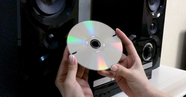 Watch How to use the CD lens cleaner on Amazon Live