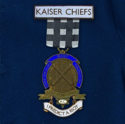 I Predict a Riot by Kaiser Chiefs [Music CD] - Amazon.com Music