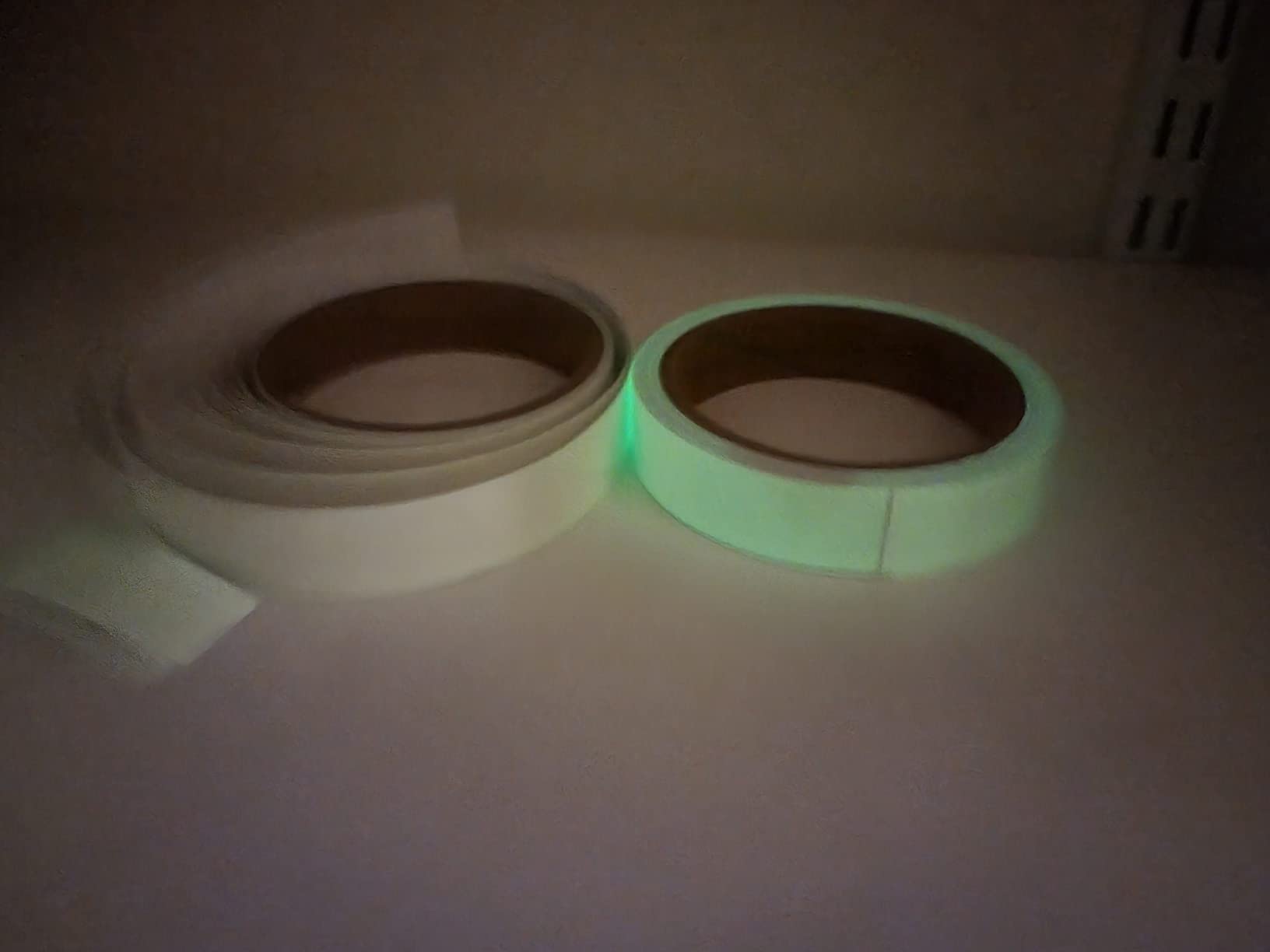 DKDDSSS 2 PCS Glow in the Dark Stickers 5m x 20mm, Fluorescent ...