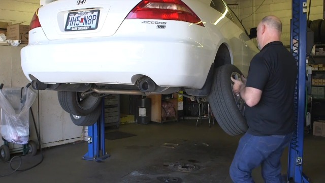 Watch Omega Lift 92100 Wheel Arm Kit 2 Pack - Hanging Tires on Amazon Live