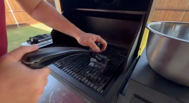 Watch Honest review of the Scrub Daddy BBQ Daddy Grill Brush on Amazon Live