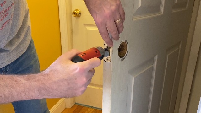 Watch Door Knobs Interior - Kwikset Full Installation on Amazon Live