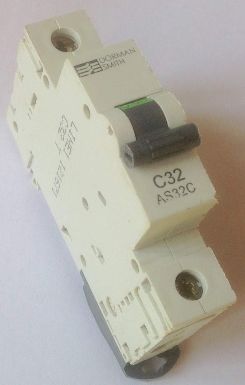 Dorman Smith AS32C C32 MCB 32A Type C Circuit Breaker : Amazon.co.uk ...